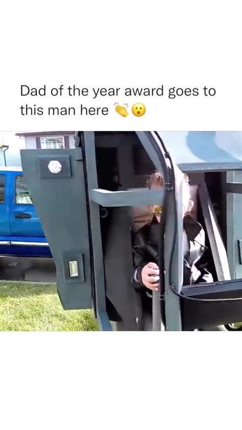 برای دخترش یه ربات متحرک ساخته