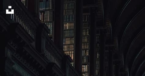 회색 콘크리트 건물 사진 Unsplash의 무료 더블린 이미지