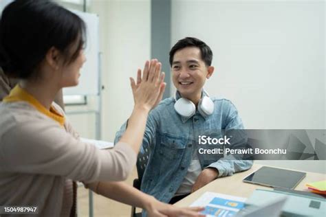 아시아 크리에이티브 팀 프로그래밍 디자이너 그룹은 ux ui 디자인의 모든 단계에 참여합니다 gui 위젯에 대한 스톡 사진 및