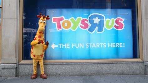 Ahead Of The Holiday Season Toys R Us Files For Bankruptcy Protection Wbur News