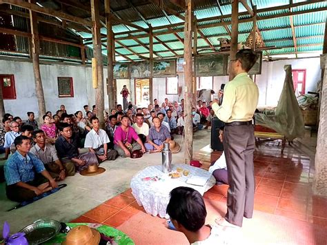 သာပေါင်းမြို့နယ် စိုက်ပျိုးထုတ်လုပ်မှုတိုးတက်မြင့်မားရေးကော်မတီဥက္ကဋ္ဌနှင့် ခေနန်ကျေးရွာအုပ်စုရ