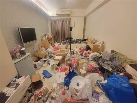 嬌小可愛女積欠房租水電費「房間髒到像被鬼打到」，房東：上百條蕾絲小褲直接扔屋內 爆料公社