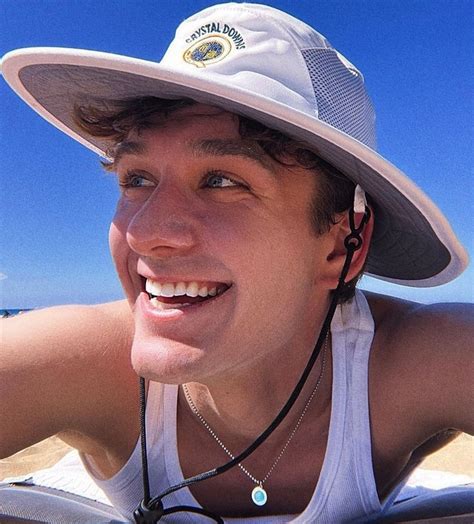 Pin By Brenna On My Gay King Carter Kench Carters People Adorable