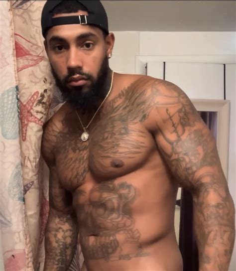 Very Sexy Str8 Blatino Papi Shows Off Body Em Inglês