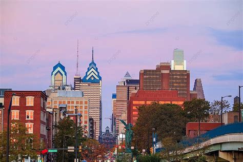 費城市中心的天際線摩天大樓暮光之城賓夕法尼亞州 照片背景圖桌布圖片免費下載 Pngtree