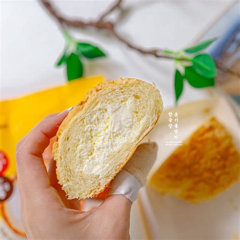 Cu 편의점 신상 빵 라라스윗 저당 소보로크림 소금빵 짭짤한 소보로빵 편의점빵 네이버 블로그