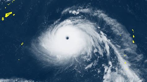 【今年最強】 台風11号、ガチのマジでやばい 最大瞬間風速70mで今年一番の危険な台風になるおそれ 453357301