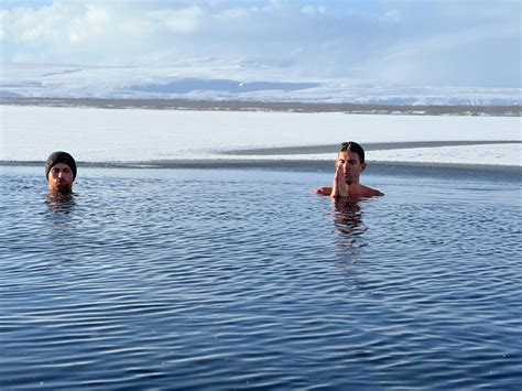 Ice Bath Benefits: Research + Tips for Ice Bathing at Home