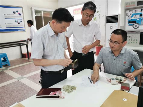 牢固树立四个意识筑牢党的思想根基车辆工程学院党总支开展六月份主题党日活动