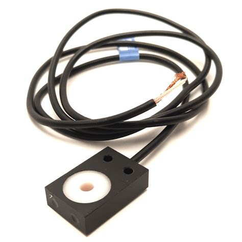 Keyence Th 305 Fine Metal Detector Sensor Head 5mm Dia Detecting Area Next Day Automation