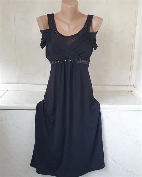 Нарядна сукня — ціна 80 грн у каталозі Сукні міді Купити жіночі речі за доступною ціною на Шафі