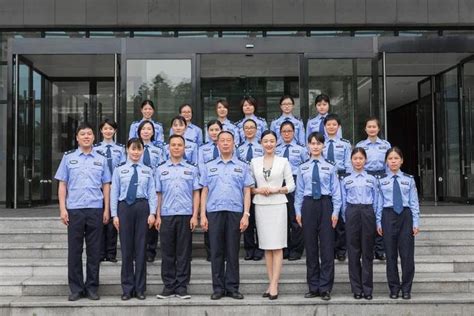 警察在下班后，没有穿制服，没拿证件的情况下有执法权吗 知乎