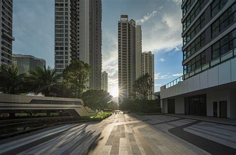 惠州金融街海世界三期 现代 住宅景观 小品 灯具 植物 草坪 台阶 Sed新西林景观国际，拥有国家高新技术企业资质，国家风景园林工程设计专项