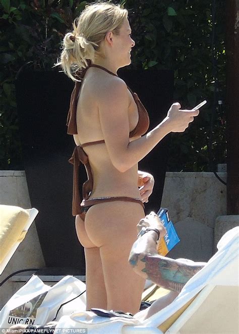 Naked Leann Rimes Added 07 19 2016 By Pepelepu