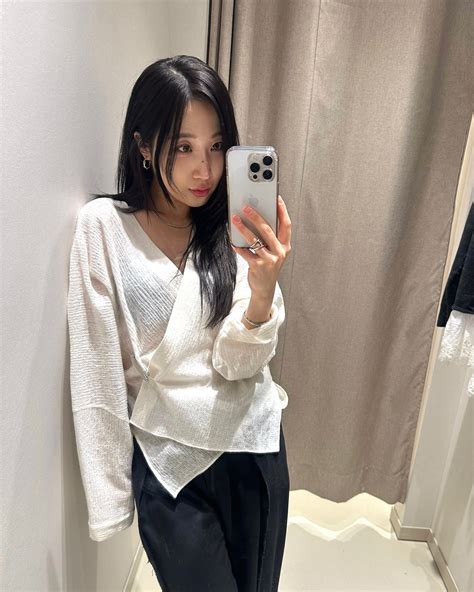 어낵툴 김민영 레이어드펌 하이레이어드컷 염색 📌시그니처 미디움 레이어드펌 레이어드c컬 허그펌 미디움 ~롱 레이어드 디자인 층층이 쌓이는 볼륨과 레이어로 산뜻하고