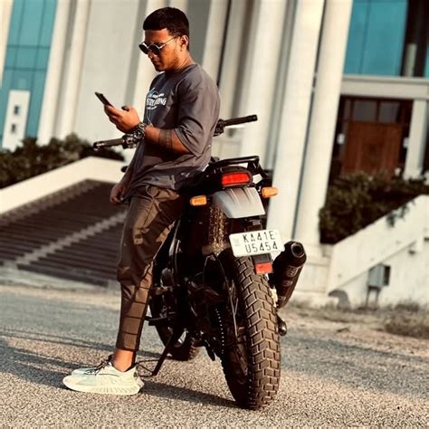 Swaroop R Gowda Swaroopsizzle • Threads Say More