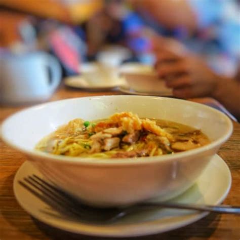 Decos Original La Paz Batchoy Opens 3rd Branch Nile On Weekends