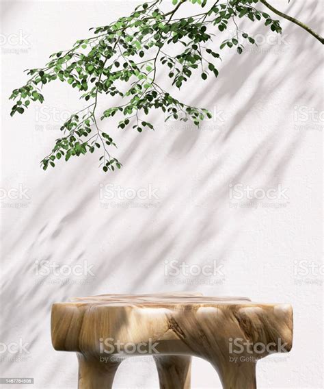 아름다운 곡물 자연 모양의 나무 연단 테이블 얼룩덜룩한 햇빛에 열대 나무 흰색 콘크리트 질감 벽에 잎 그림자 배경 주제에 대한 스톡 사진 및 기타 이미지 Istock