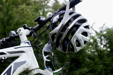 무료 이미지 바퀴 파리 차량 밸런스 조종석 핸들 바 산악 자전거 조각 헬멧 색안경 유능한 액세서리 Atv 보호 4592x3056 555770