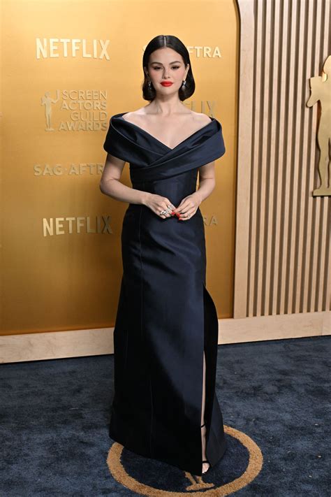 Selena Gomez Photo Gallery Page ThePlace