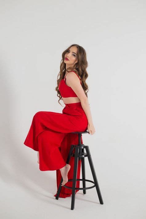 Фотосессия с красной помадой Фотосессия Красное платье Платья
