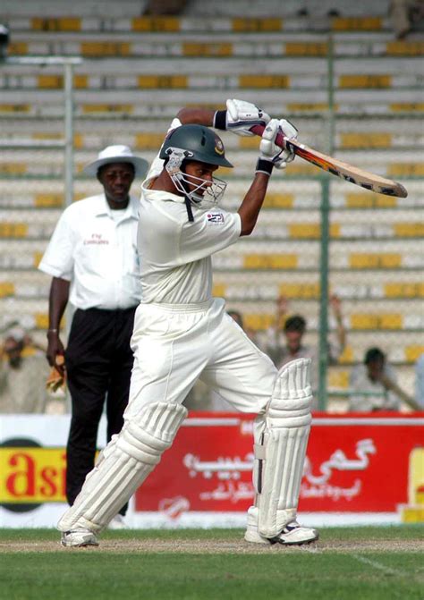 Habibul Bashar Plays An Elegant Straight Drive