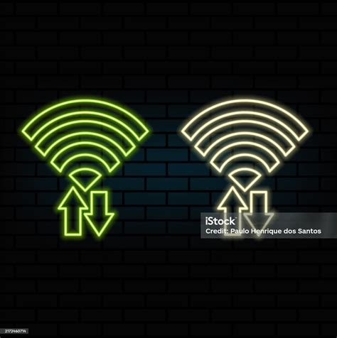 녹색 Wifi 기술 디지털 레이더 네온 불빛 상징 벡터 일러스트 레이 션 광선 무선 파도 아이콘 음향 효과 둥근 선 네트워크 안테나 방사형 기호입니다 Rfid 무선 주파수