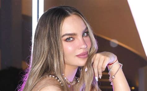 Belinda Luce En Tailandia Bikini Arco Ris Para Verse Como Modelo