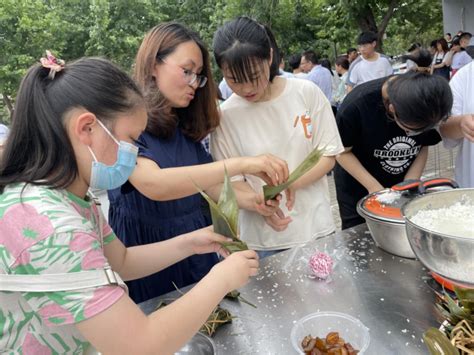 “多彩校园、健康心态、粽子飘香、喜迎端午”农牧工程学院全体师生包粽子活动 农牧工程学院