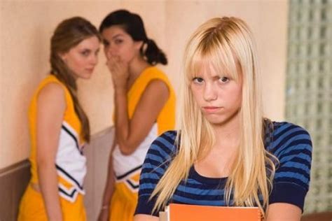 5 Tanda Kamu Sedang Mengalami Relational Aggression