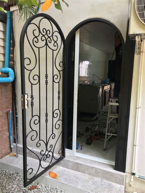 งานเหล็กดัด ประตูดัดโค้ง ดัดด้วยมืองานปราณีต ส่งอบสีที่โรงงาน ————————————————— 👉 งานคุณภาพ