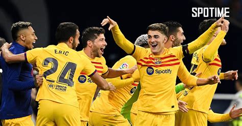 [스포타임] 레반도프스키가 끝냈다 바르셀로나 4년 만에 라리가 우승 확정