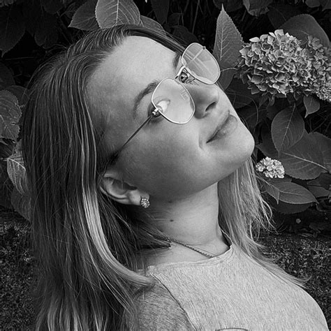 Kseniia Dikhanova Grafikdesigner Pixing Xing