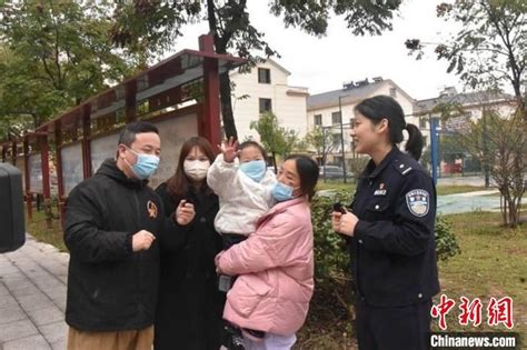 全城接力50个小时找“耳朵” 五岁女童重新听见世界