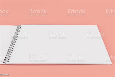 금속 나선형 오픈 빈 흰색 노트북 빨간색 바탕에 바인딩된 0명에 대한 스톡 사진 및 기타 이미지 0명 고정됨 공란 Istock