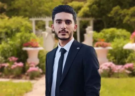 با پرچم پرسپولیس رقصید و برای پرچم ایران جان داد ورزش سه