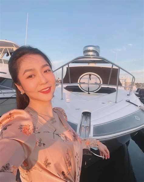 Nhan Sắc Người Tình Tin đồn Của Ca Sĩ Quang Lê