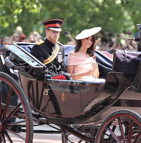 İngiliz Kraliyet Ailesinde Meghan Markle Korkusu İlgisiz Baba Canavar üvey Anne Kıymetli