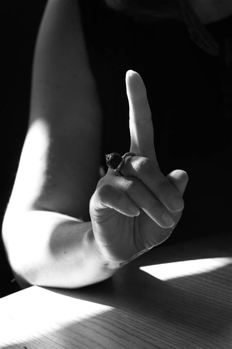 반지를 끼고있는 사람 · 무료 스톡 사진