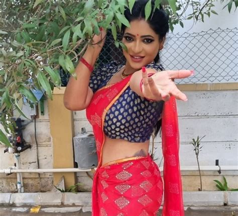 ಟೈಟ್ ಡ್ರೆಸ್‌ನಲ್ಲಿ ಪೋಸ್‌ ಕೊಟ್ಟ ಧಾರಾವಾಹಿ ನಟಿ ಬೆಚ್ಚಿ ಬಿದ್ದ ಫ್ಯಾನ್ಸ್