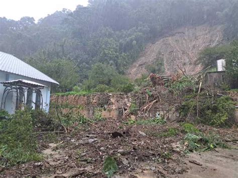 天崩地裂！南投暴雨馬路斷4截隆起 恐怖畫面曝光「宛若921」 生活 中時新聞網