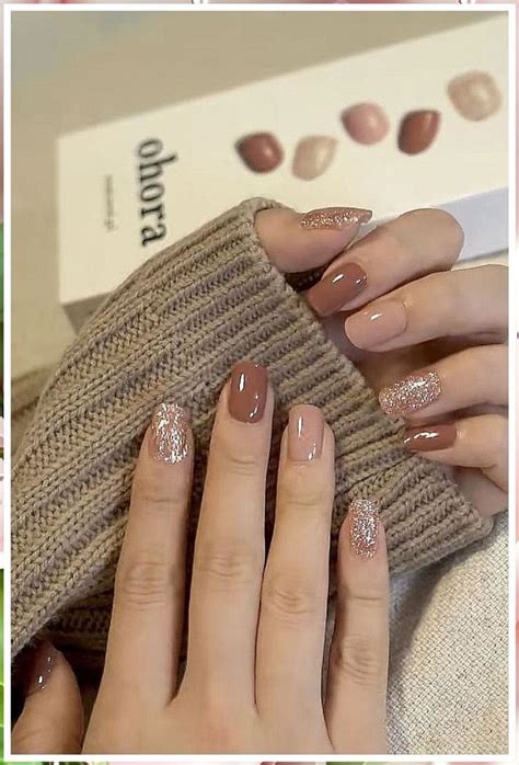 86 رنگ لاک ناخن پاییزی 1402 جدید و شیک برای پوست سبزه و روشن