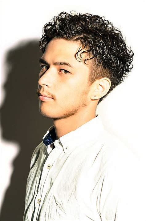 男らしい、強めパーマスタイルでアバンギャルドに｜minx Harajukuのメンズヘアスタイル メンズ ヘアスタイル ショート パーマ