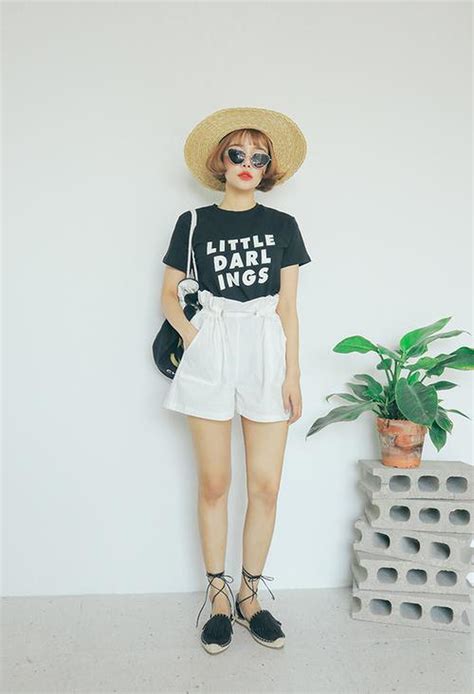Quần Short Trắng Nữ Mặc Với áo Gì Gợi ý 6 Outfits Cực Hot