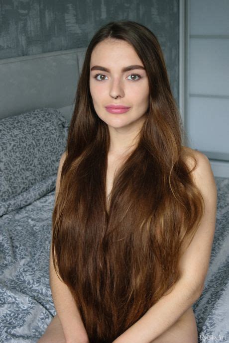 Adorable Teen Girl Jessica Eclipse Poses Naked Boldly