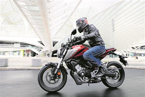 Honda Cb125r 2018 2020 Review Top Speed Specs And Prices