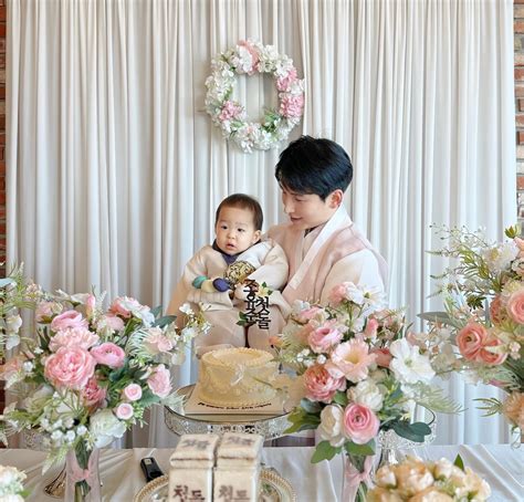 벼리 달이 유준 강아지와 유준이가 사는집🏠 돌끝맘 첫돌 250115 미리 앞당겨서 한 첫돌파티 ️🎉 벌써 1년이 지났다니 시간 너무 빠르고 🫠 건강하고