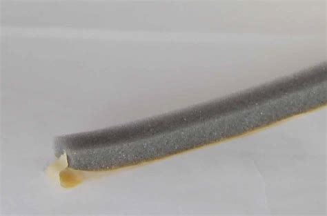 ノロ止め すきま テープ 厚み10mm 15mm30mm 4m 日大工業株式会社
