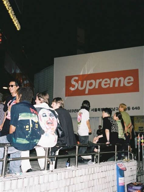 Supreme Started In 1994 In Downtown New York It Began As A Skate Shop