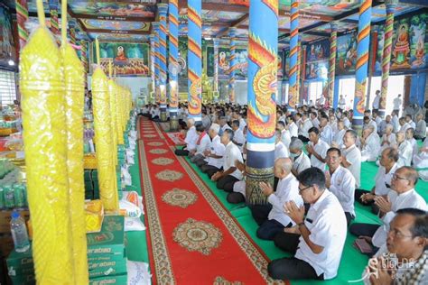 លោករដ្ឋមន្ត្រី សាយ សំអាល់ អញ្ជើញប្រគេនទៀនចំណាំព្រះវស្សា